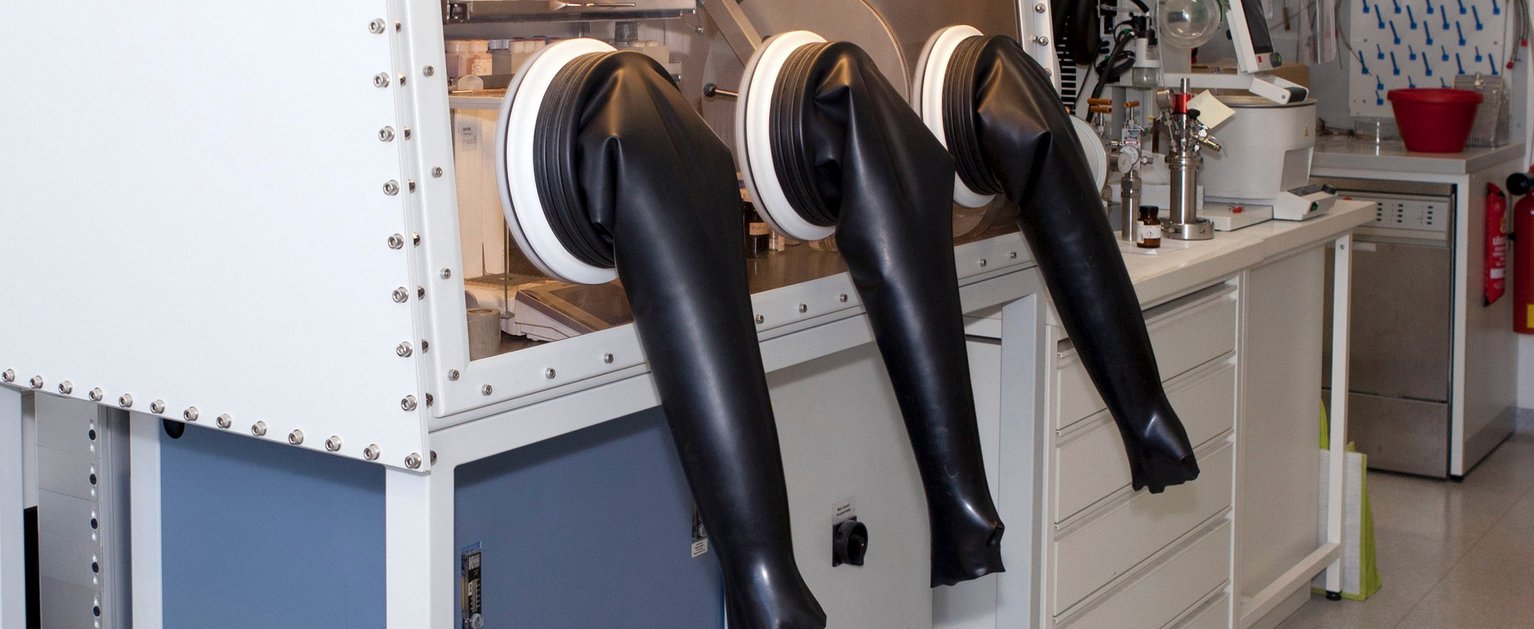 Glovebox – Vacuum pumps | VACUUBRAND