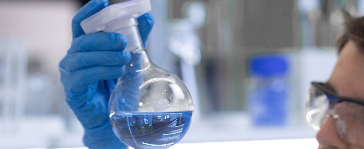 Chemistry Lab and Industry – Vacuum Pumps | VACUUBRAND